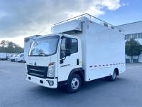 China SINOTRUK HOWO 6x6 Mobile Kitchen Food Truck 190HP Diesel Catering Truck for sale