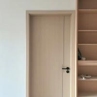 China Waterproof Customizable Modern Solid Wood Interior Door and Solid Wood Door for Bedroom Bathroom Kitchen Apartment Hotel Office Building for sale