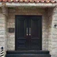 China Moisture-Proof Double Glass Solid Wood Interior Door and Solid Wood Door for Bulk Supply Projects for sale