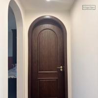 China Water Resistant Finished Painted Modern Solid Wood Composite Door and Solid Wood Interior Door for Bedroom Bathroom Hotel Kitchen for sale