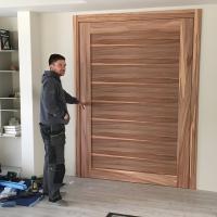 China Modern Groove Design Solid Wood Interior Door for High End Residences and Solid Wood Internal Door Applications for sale