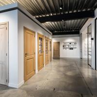 China CE Certified Bullet Resistant Well Sealed Solid Wood Interior Door for Modern Apartment and Villa Projects for sale