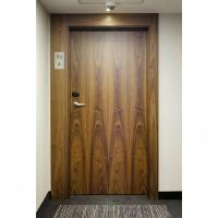 China Modern Groove Panel Solid Wood Interior Door with Custom Size and Finished Surface for Apartment for sale