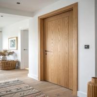 China Simple Style Contemporary Solid Wood Interior Door for Modern Homes and Wooden Interior Door Projects for sale
