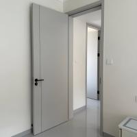 China Eco-Friendly Minimalist Water Resistant Solid Wood Interior Door and Solid Wood Internal Door for Home Use for sale