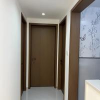 China Eco-Friendly Minimalist Water Resistant Solid Wood Interior Door and Solid Wood Internal Door for Home Use for sale