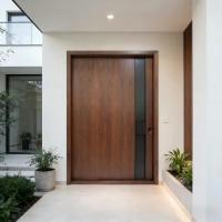 China Modern Solid Wood Entrance Door and Solid Wood Entry Door for Residential Construction Projects for sale