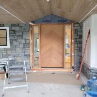 China Contemporary Solid Wood Entrance Door and Solid Wood Entry Door for Modern Housing Development Projects for sale