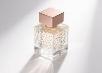 China YiTuo Square Glass Perfume Bottle 30ml with 6.8cm Diameter - Pink Diamond Cap Spray Sealing for sale