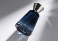 China Custom Blue Glass Perfume Bottle 30ml with 4.6cm Outer Diameter and Wave Relief Design for Luxury Fragrance Packaging for sale