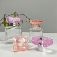 China 50ml Transparent Square Glass Perfume Bottle - Borosilicate Glass with Customizable 100ml Option for sale