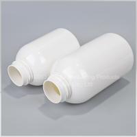 China 500ml White PET Plastic Shampoo Bottle 7.3x15.4cm Square Container with Press Pump - Customizable Reusable Packaging for sale