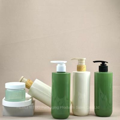 China 500ml Green Plastic Shampoo Container with Press Pump - Travel Refillable PET Bottle 15.4cm x 7.5cm for sale