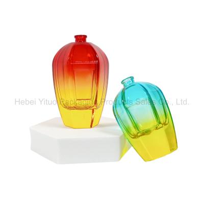 China Bulk Irregular Perfume Bottles Gradient 30ml 50ml Borosilicate Glass Square Spray for sale