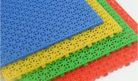 China Anti Skid Interlocking Suspended Indoor Sports Flooring Plastic Flooring 30cm 2500N Load for sale