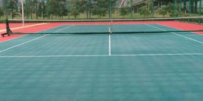 China Anti Skid Interlocking Suspended Indoor Sports Flooring Plastic Flooring 30cm 2500N Load for sale