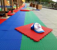 China PU Indoor Sports Flooring Green Suspended Interlock Mat 304.8x304.8mm UV Resistant for sale