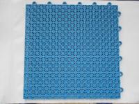 China Anti Skid PP Interlock Flooring 250x250x13mm Waterproof Indoor Sports Surface for sale