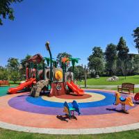 China Playgrounds Colorful EPDM Rubber Granules Surfaces 13 Years Experience for sale