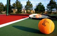 China Acrylic Tennis Court Flooring 2mm-5mm Crack Resistant All Weather Sports Surface for sale