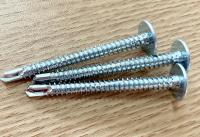 China Washer Flange Head Self Drilling Screws With V Flute Baypole Screws PH2 for sale
