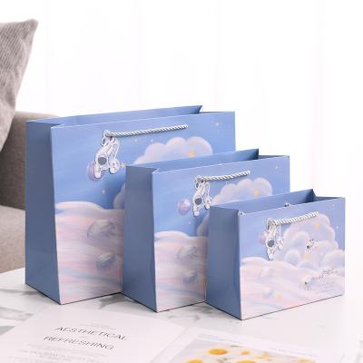 China Coloured Luxury Printed Paper Bags With Logo , Custom Kraft Paper Bags for sale