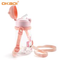 China 400ML Easy to Clean Plastic Children's Water Bottle  with Straw and Handle for sale
