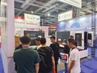 China Alternating Speed 0-35r/min Automatic Sheet Metal Edge Deburring Rust Sanding Machine for sale