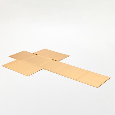 China Magnetic Customization Clamshell Gift Box Corrugated Board With UV Coating for sale