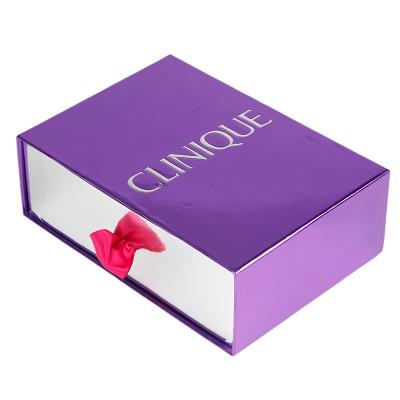 China Customize Pull Out Gift Box Red With Small Batch And Hot Silver Logo for sale