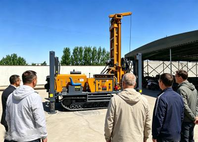 China Hydraulic Pneumatic Crawler Mounted Drilling Rig 200m Depth Water Well for sale