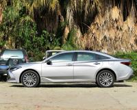 China Toyota Avalon 2022 Hybrid 2.5L 178HP E-CVT 4 Door 5 Seats Flagship Sedan for sale