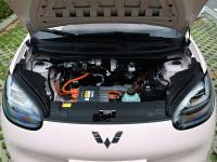 China Wuling Binguo EV 2024 5 Door 4 Seat Electric Hatchback 333km 410km Range New Energy Car for sale