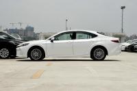 China Toyota Camry 2024 2.0HE Elite Edition Oil-Electric Hybrid Sedan 4915mm Length 4.2L/100km for sale