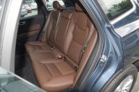 China Volvo XC60 2022 B5 AWD Mid-size SUV 184kW 350Nm 48V Mild Hybrid 5-Seat for sale