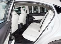 China Toyota Camry 2024 2.5HQ Oil-Electric Hybrid Sedan 4915mm Length 4.55L/100km for sale