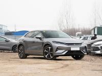 China 2025 Pure Electric Mid-size SUV 662km Range 230kW 5 Seats 5G Connectivity for sale