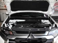 China Mitsubishi Outlander 2021 2.4L 4WD 7-Seater Compact SUV 141kW 10.2s Acceleration for sale