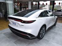 China 2024 Extended-Range Electric Medium Car 160kW 320Nm 5-Door Hatchback 2286kg Max Load for sale