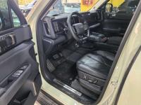 China Formula Leopard 5 2023 Navigator Edition 00156 Green 28000 km Electric SUV for sale