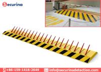 China IP68 Waterproof Automatic Spike Barrier , Tire Killer 220V Black Reflective Film for sale