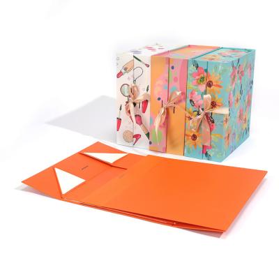 China CMYK Pantone Colour Printing Custom Large Gift Packaging Paper Box for Clothes Apparel for sale