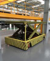 China Scissor Lifting Table With Four Steerable Wheels Electro-Hydraulic Drive for sale
