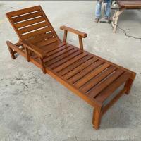 China Relaxing Outdoor Furniture Pine Wood Recliner for Casual Seating at the Beach or Pool for sale