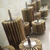 China Customizable Roller Brushes Tampico Sisal Sandpaper Roller Brush For Polishing Wood for sale