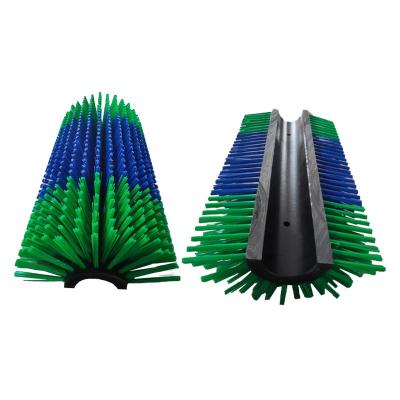 China Half Round Cattle Body Brush for Cleaning and Massaging Farm Animals 360 Degree Rotation for sale