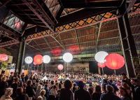 China Color Changing LED Crowd Inflatable Throw Ball Led Balloon Lights For Music Events for sale