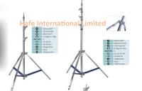 China Portable and Lightweight Tripod Light Stand Designed for Easy Transport and Quick Setup in Various Lighting Environments for sale