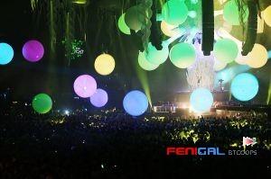 China 1m 2m Inflatable LED Light Ball For Sporting Events And Concerts Crowd Bounce Spheres for sale