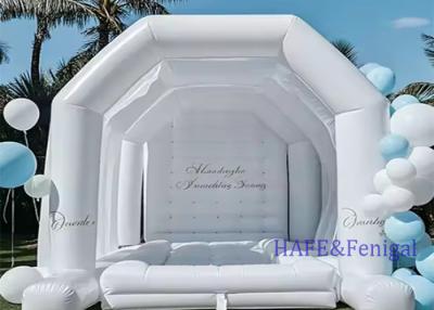 China Luxury Inflatable Bounce Castle Jumping Trampoline Large  White Inflatable Bounce House for Wedding Party for sale